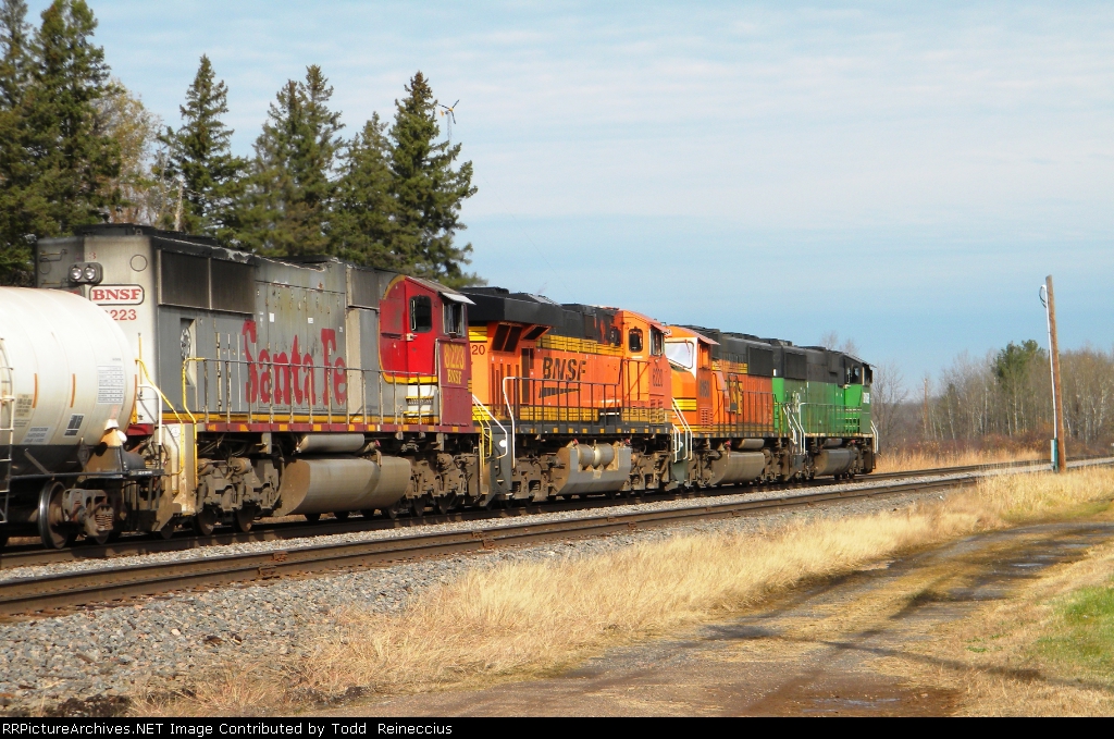 BNSF 8223